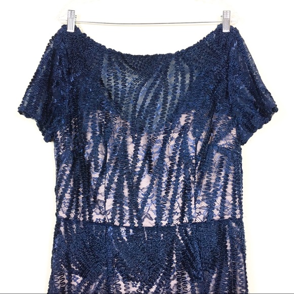 JS Collections | Dresses | New Js Collections Embroidered Lace Gown Sz ...